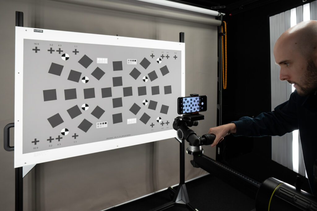 MTF Chart (IEEE-CPIQ 1858 Compliant) - DXOMARK - Imaging Quality Test ...